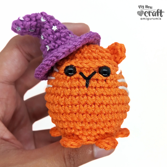 Ravelry: Croockshanks Wizard Cat pattern by Isabela Tavares