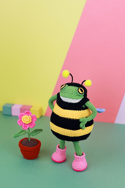 Ravelry: Bee costume pattern by Marina Chuchkalova