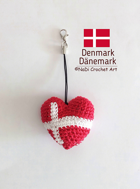 Ravelry: Denmark flag 3-D heart. keychain /Dänemark pattern by Nadi Steiner