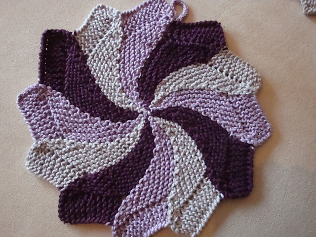 Ravelry: Windmill Dishcloth pattern by Sabina Koschlig