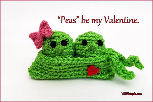 Ravelry: Two Peas in a Pod pattern by Nadia Fuad