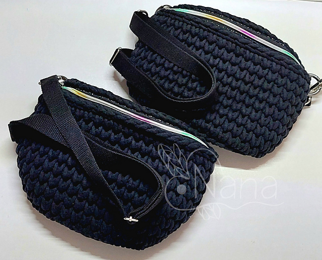 Ravelry: Crossbody Bag pattern by Melinda Molnar