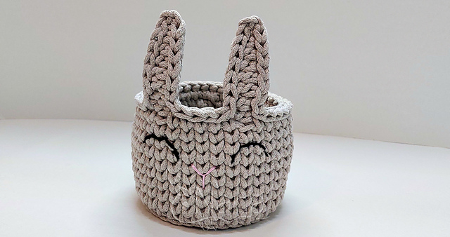 Ravelry: Rabbit Basket pattern by Melinda Molnar