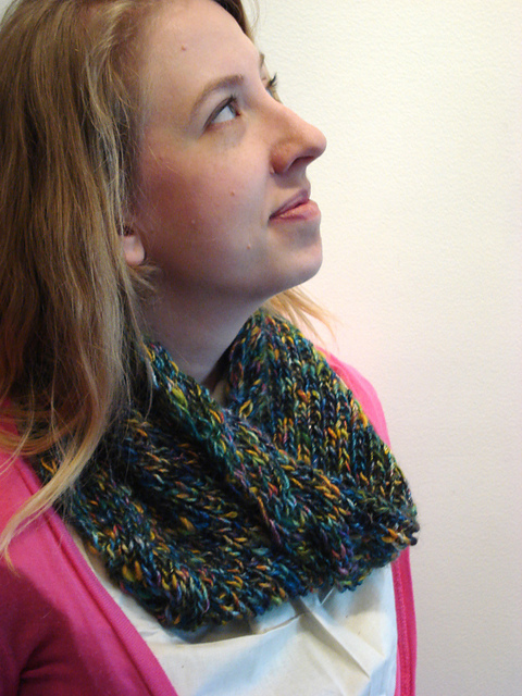 Ravelry: Jade Moebius Cowl pattern by Nancy Nagle