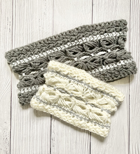 Ravelry: Elizabeth Broom Neck Warmer pattern by Naomi Ahronson