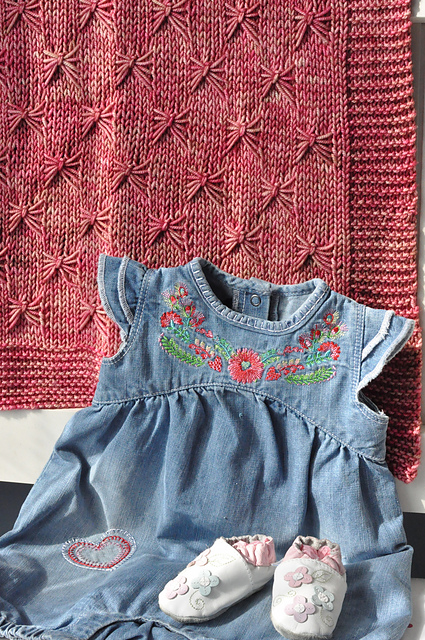 Ravelry: Roshana Baby Blanket pattern by Nadia Boucher