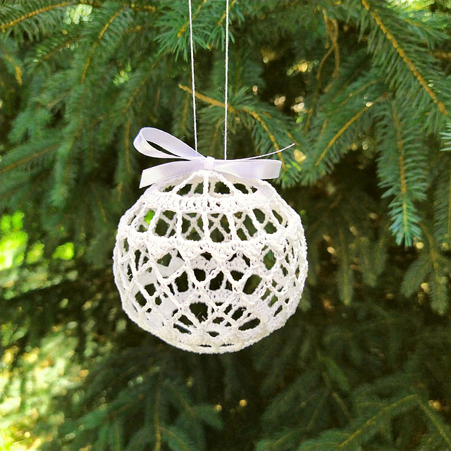 Ravelry: Christmas ball Lovely pattern by Natali Berzore