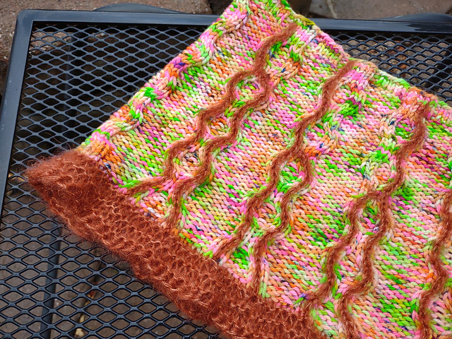Ravelry: Rusty Keyhole Cowl pattern by Natalia Pleshko