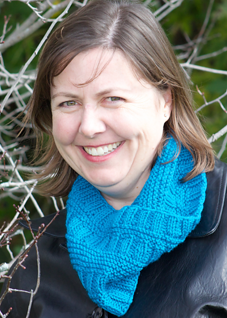 Ravelry: Giftable Cowl pattern by Natalie Servant