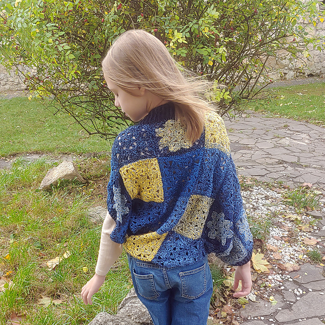 Ravelry: Starry Night Cardigan Cocoon pattern by Natalie Lviv