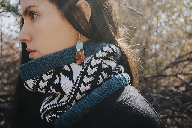 Ravelry: Shik'is Cowl pattern by Jennifer Berg