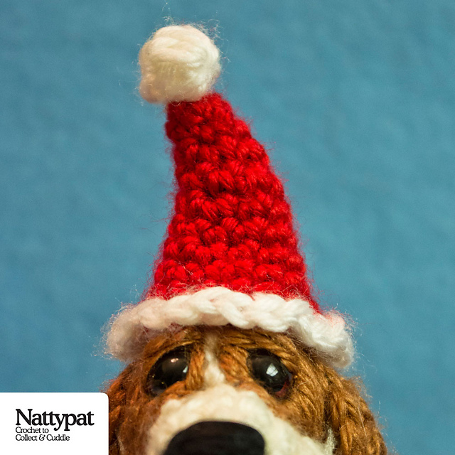 Ravelry: Mini Santa Hat pattern by Natalie Gagnon