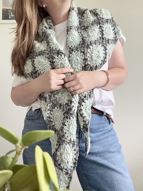 Ravelry: Island Time Shawl pattern by Mallory Krall