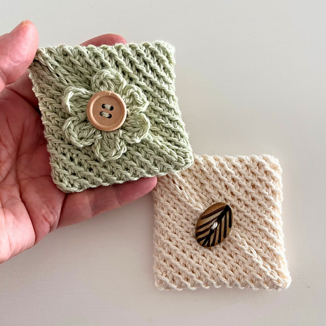 Ravelry: Mini Pockets pattern by Lisa Hounshell