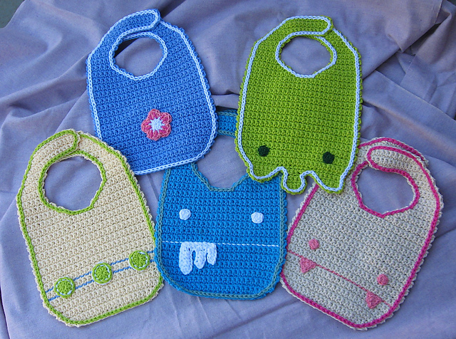 Ravelry: Baby Bib pattern by NeedleNoodles