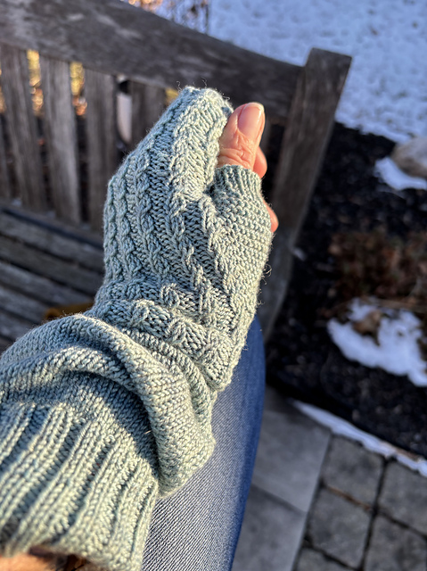 Ravelry: Neomorph pattern by Helen Bingham