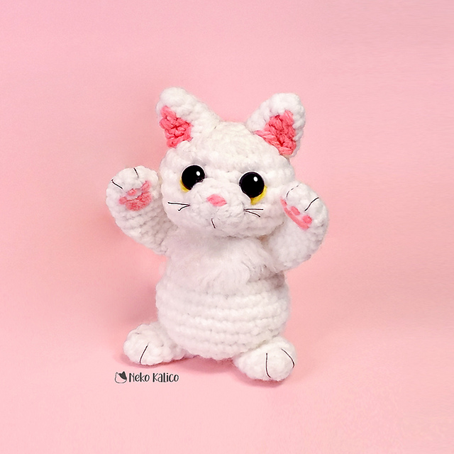Ravelry: Little White Cat pattern by Sabrina Silva
