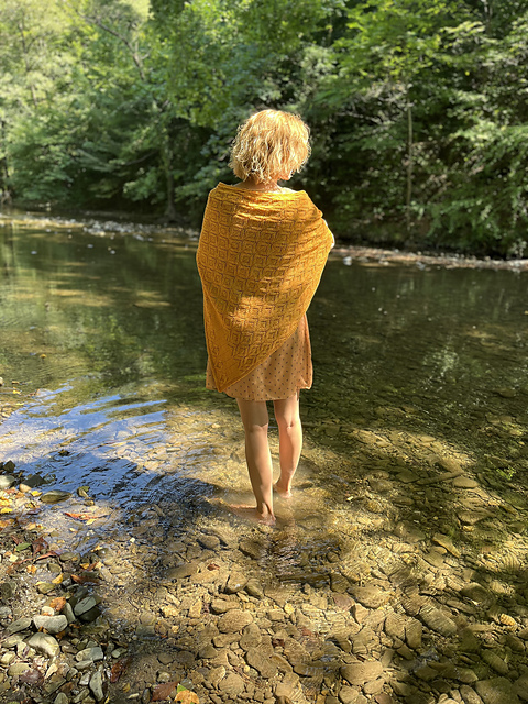 Ravelry: Autumn Leaves Wrap pattern by Neli Hofer