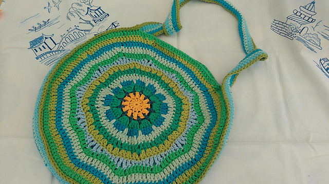 Ravelry: Elizabeth Bag pattern by Eleanor Thomson