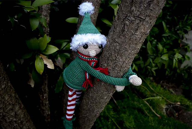 Ravelry: Christmas Hugging Elf pattern by Hooked on Sunshine
