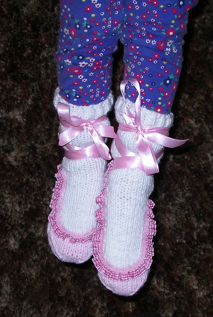Ravelry: Ballet shoes pattern by Sue Whiting