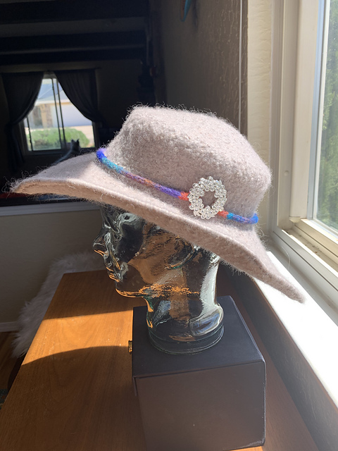 Ravelry: Knit & Felt Brimmed Pillbox Hat pattern by Sarah Bradberry