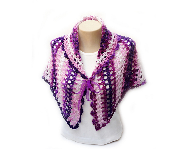 Ravelry: So Pretty Capelet with Collar pattern by Nez jewelry