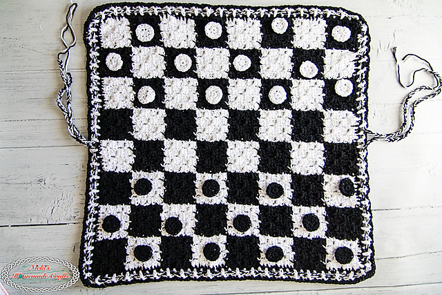 Ravelry: C2C Checkerboard Game Bag pattern by Nicole Riley