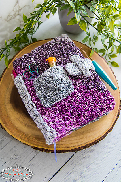 Ravelry: C2C Book Cover with Pockets pattern by Nicole Riley