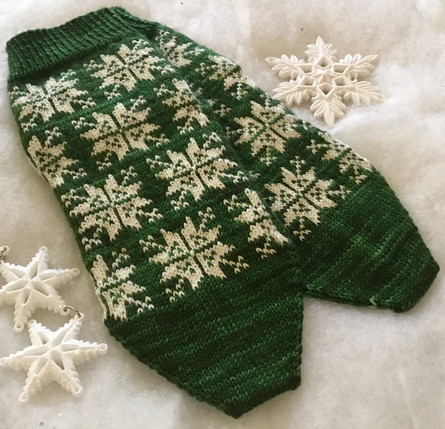 Ravelry: Snowflake socks pattern by Nicola Cocksedge