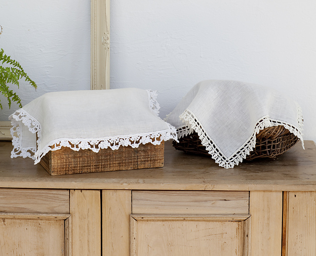 Ravelry: Crocheted Floral Edging pattern by Yumi Inaba (稲葉 ゆみ)