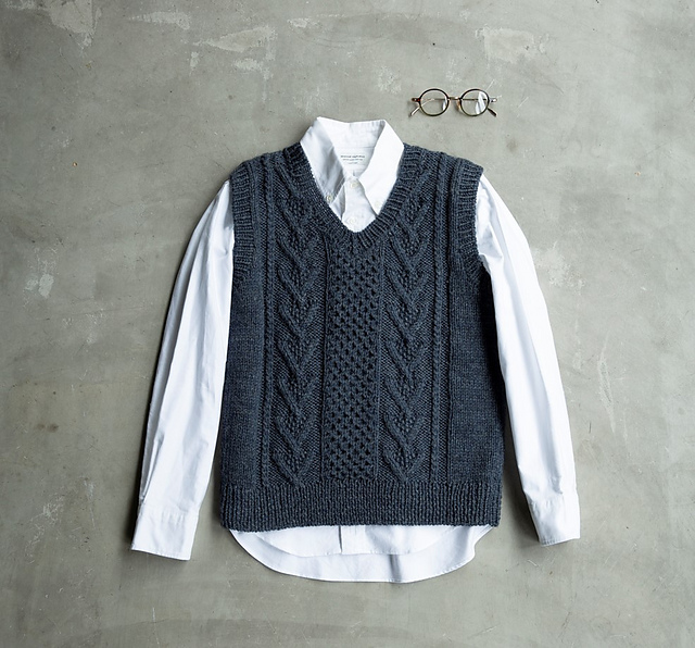 Ravelry: No.28 Aran Vest pattern by Mutsuko Kishi (岸睦子)