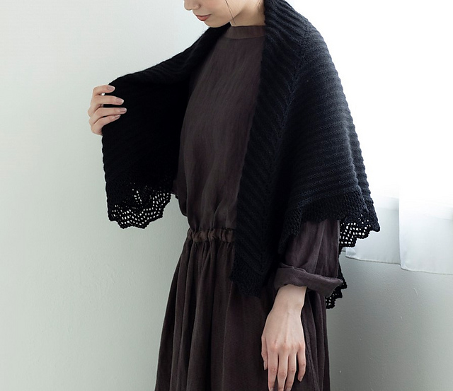 Ravelry: #20 cashmere square shawl pattern by Yoko Hatta (風工房)