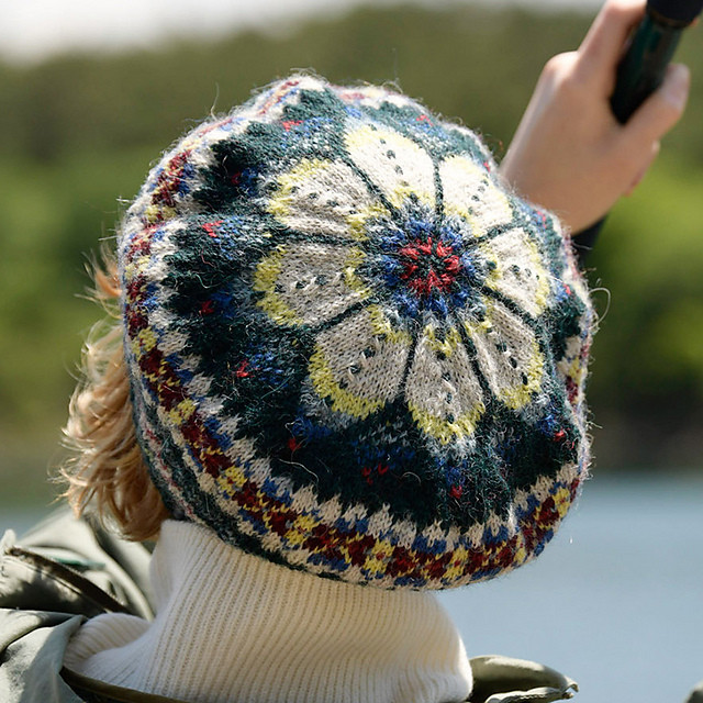Ravelry: p.12 Fairisle Hat pattern by Yoko Hatta (風工房)