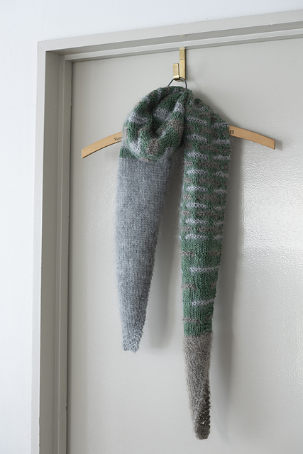 Ravelry: #9 Pointed Muffler pattern by Hikaru Noguchi (野口 光)
