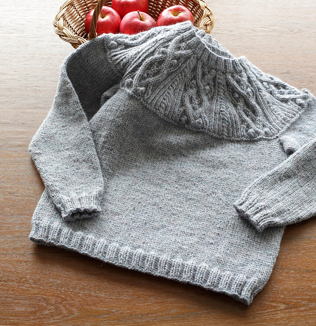 Ravelry: Round-yoke Aran Sweater pattern by Mayumi Kawai (河合真弓)