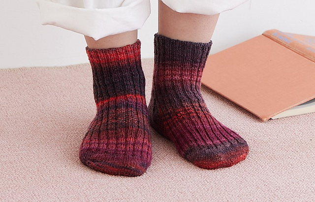 Ravelry: p.24 Wedge Toe & Round heel pattern by Nihon Vogue (日本ヴォーグ社)