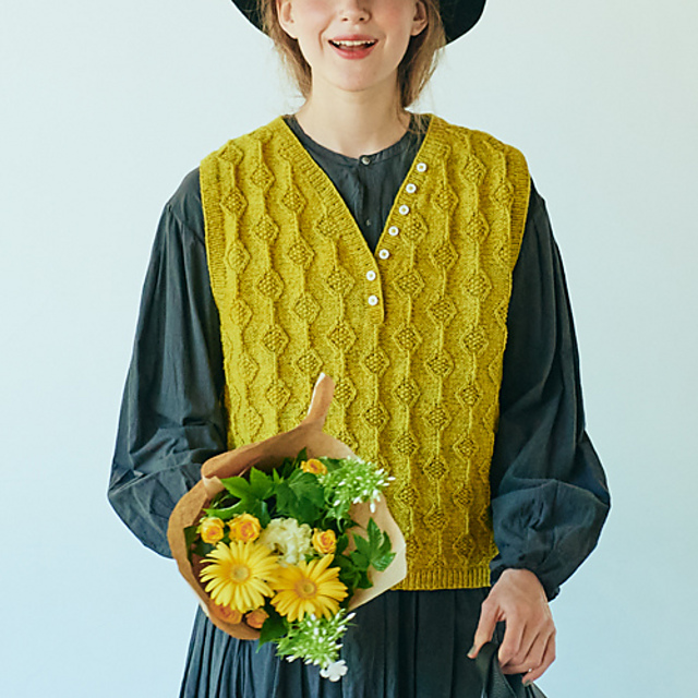 Ravelry: 08 DIAMOND VEST pattern by mikiko umemoto