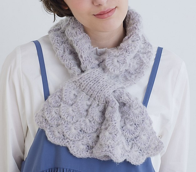 Ravelry: O Cross Muffler pattern by Reiko Okuzumi 奥住玲子