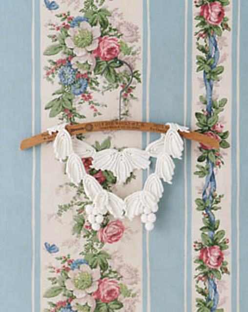 Ravelry: V. Leaf Motif Collar pattern by Shōko Ishihara (石原賞子)