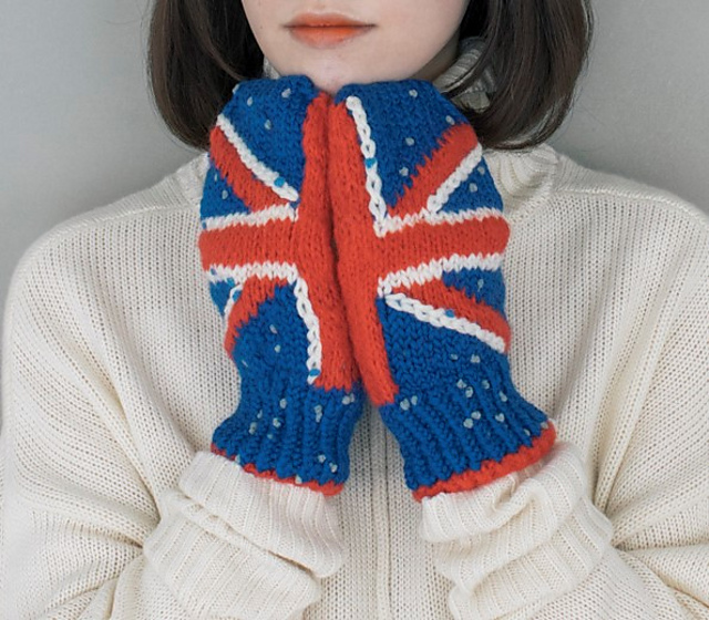 Ravelry: p.43 Union Jack Mittens pattern by Yuki Takagiwa (髙際 有希)