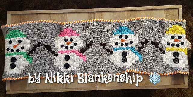 Ravelry: Snowman Table Runner pattern by Nikki Blankenship