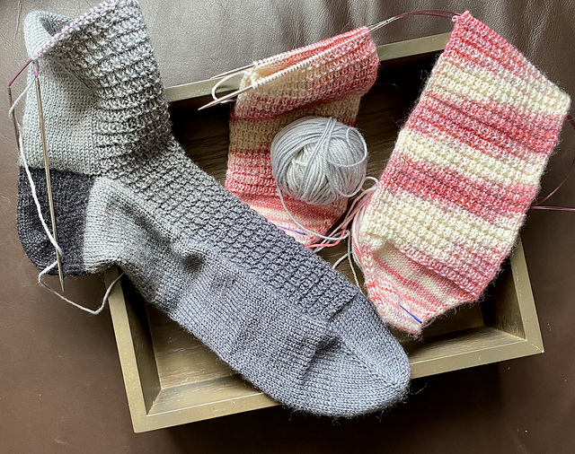 Ravelry: Reps & Rest pattern by Nikkie Knits