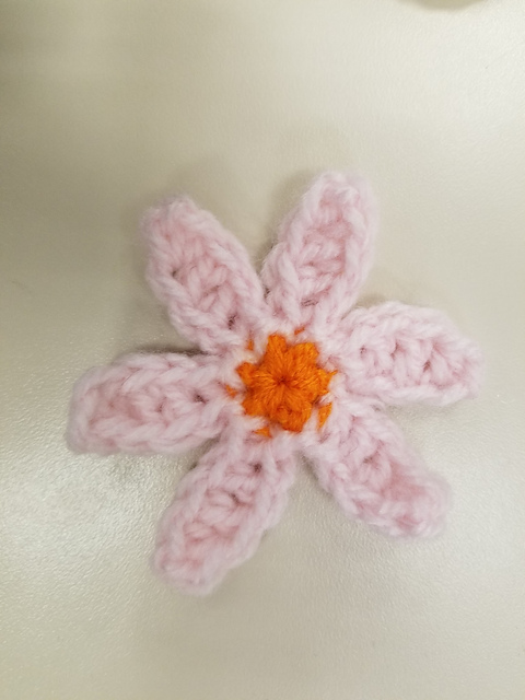 Ravelry: Easy Spring Flower Applique pattern by Nicole Much