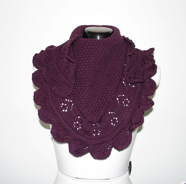 Ravelry: Fadenidylle Fichu pattern by FadenStille