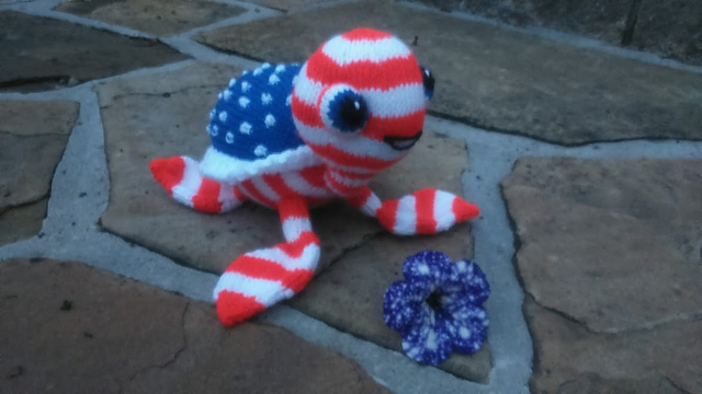 Ravelry: American Flag Turtle pattern by Nicola Riley