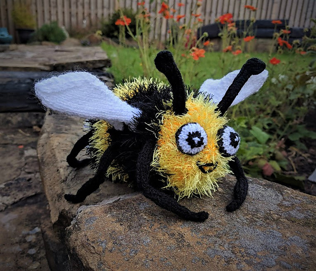Ravelry: Boris the Bumble Bee pattern by Nicola Riley