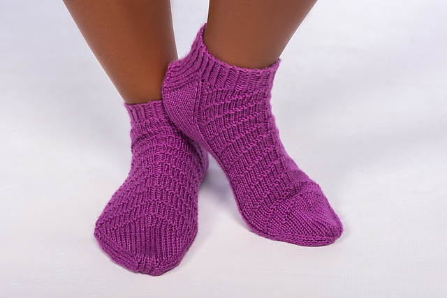 Ravelry: Diagonal Lines Socks pattern by Noma Ndlovu