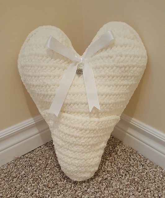 Ravelry: Chunky Heart Cushion pattern by Clare Webb