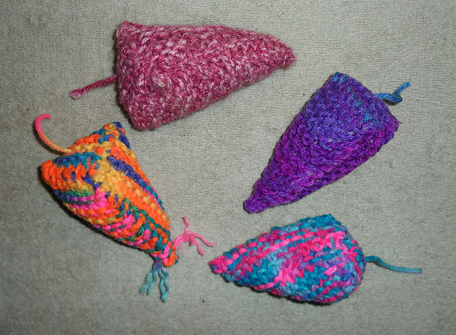 Ravelry: That's Very Mice pattern by Nancy Muller